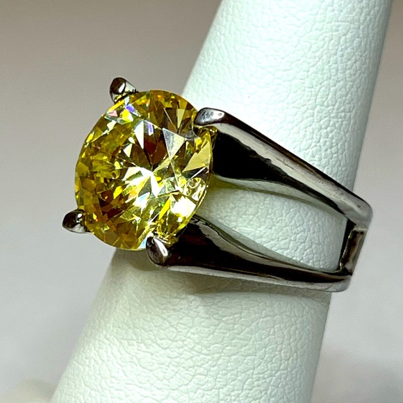 Jewelry | Faceted Pale Yellow Solitaire Crystal Ring In Silver | Poshmark